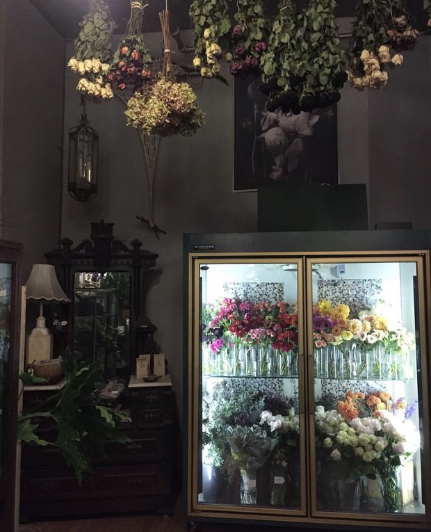 Asrai Garden's Elizabeth Cronin Talks Flowers, Taxidermy and Business